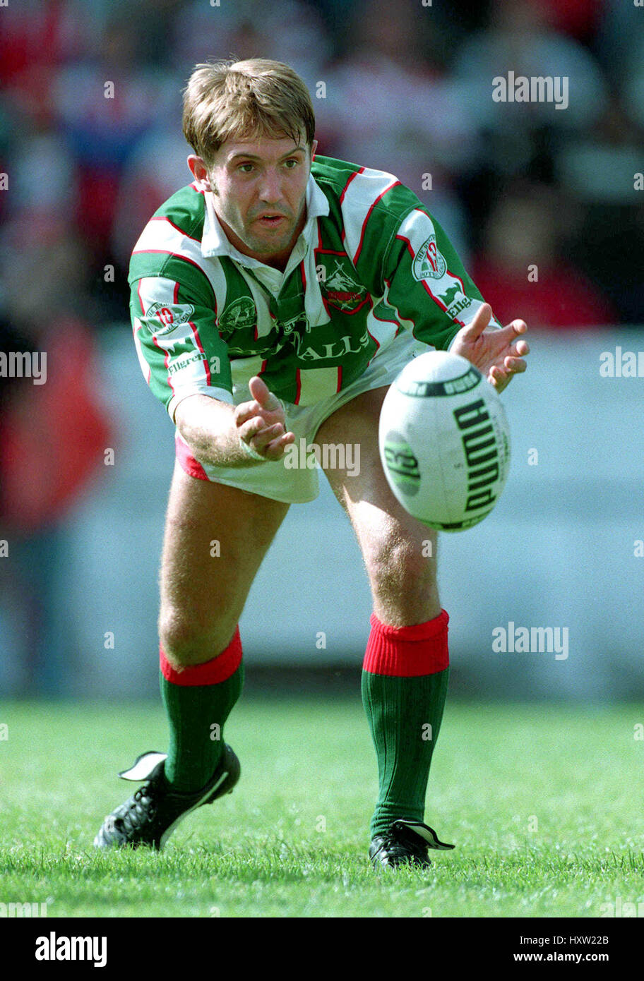 Andy warrington hi-res stock photography and images - Alamy