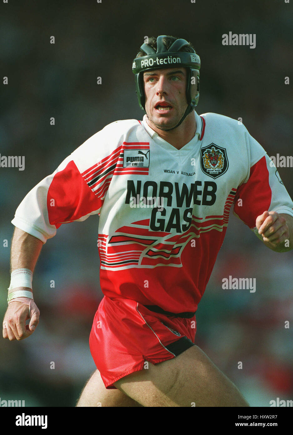 PHIL CLARKE WIGAN RLFC 10 October 1994 Stock Photo - Alamy