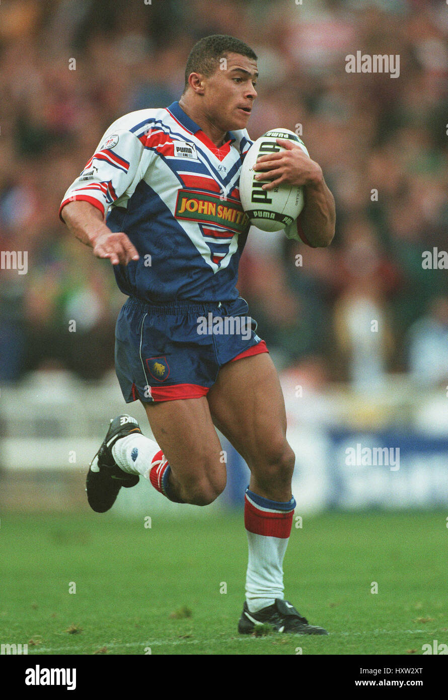 JASON ROBINSON GREAT BRITAIN & WIGAN RLFC 24 October 1994 Stock Photo ...