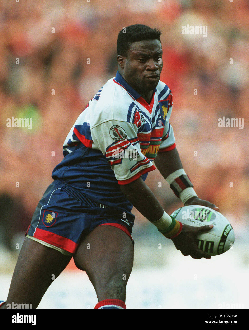 MARTIN OFFIAH GREAT BRITAIN & WIGAN RLFC 24 October 1994 Stock Photo ...