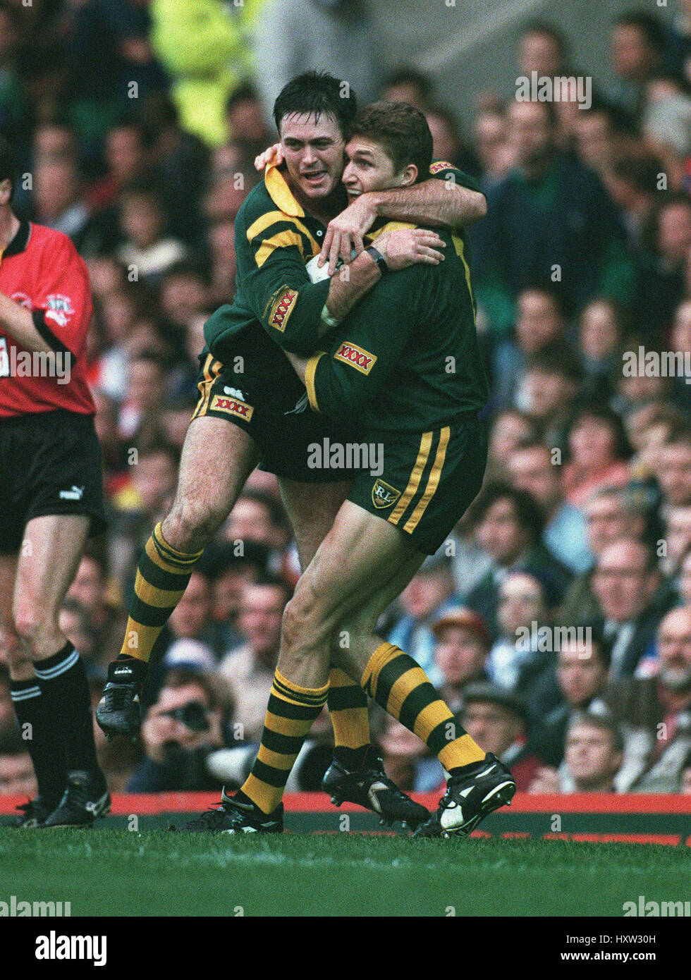 DEAN PAY & BRETT MULLINS CELEBRATE AUSTRALIAN TRY 05 November 1994 ...