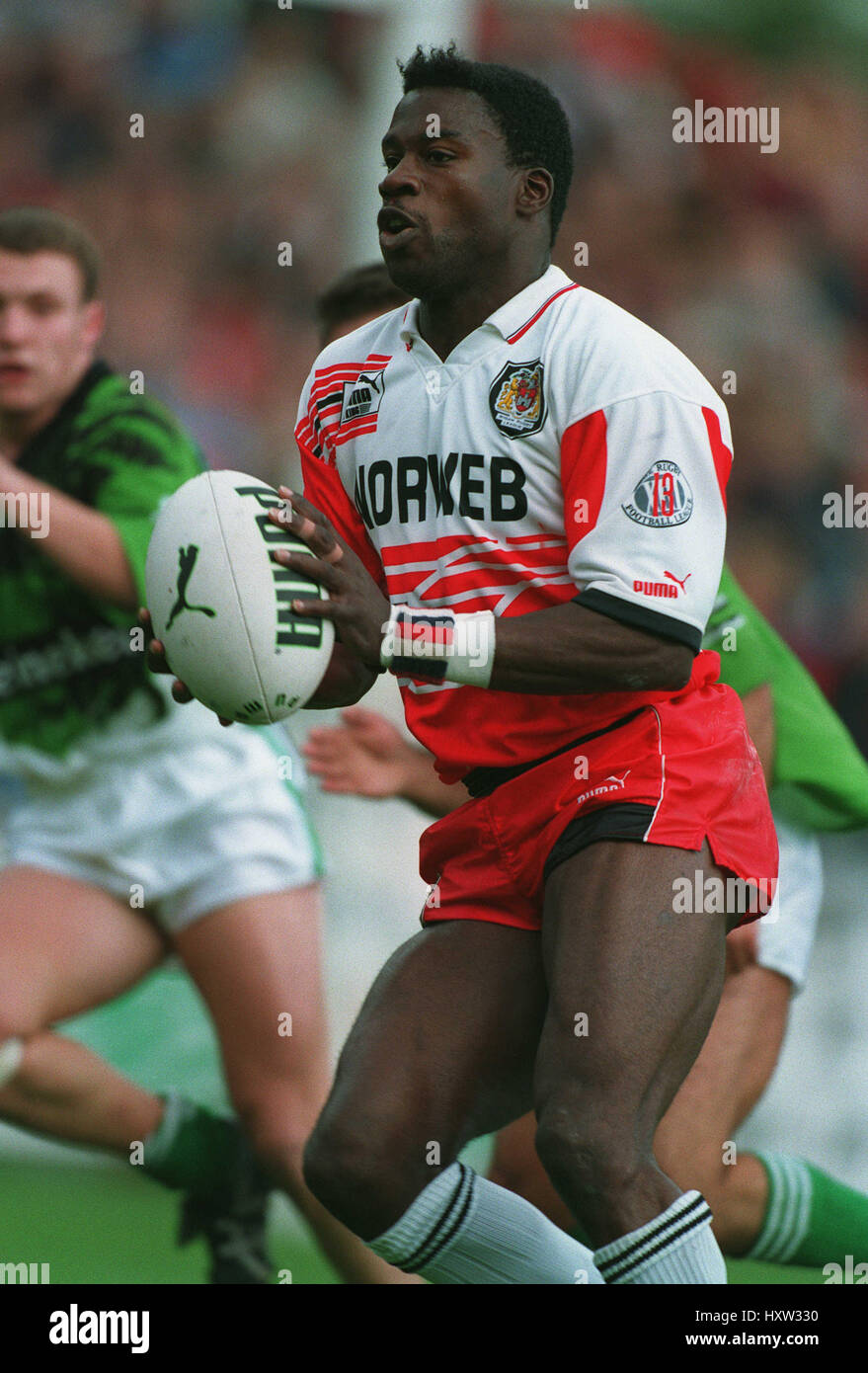 MARTIN OFFIAH WIGAN RLFC 31 August 1994 Stock Photo - Alamy