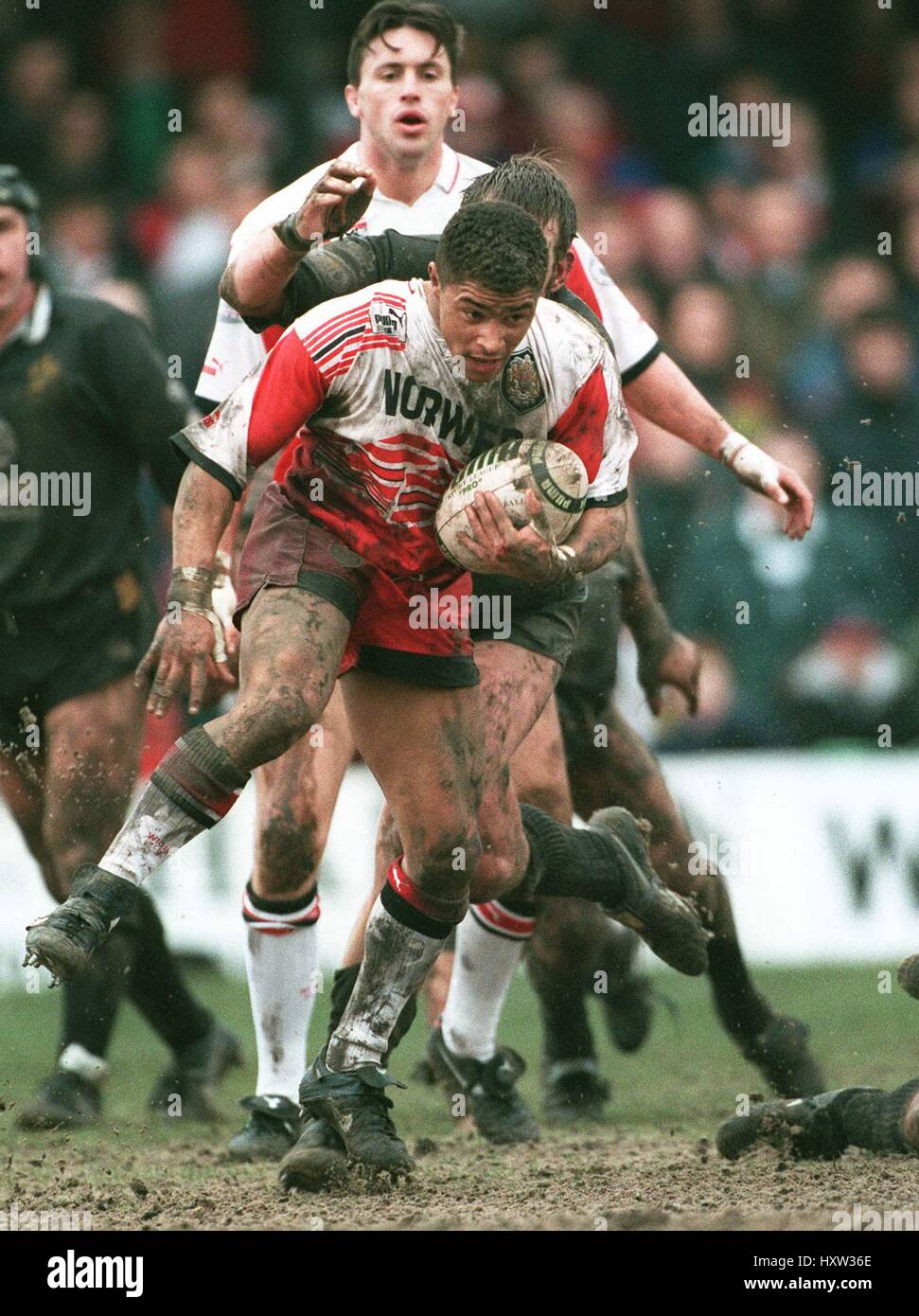 JASON ROBINSON DANCES THROUGH WIDNES DEFENCE IN CHALLENGE CP 11 March ...