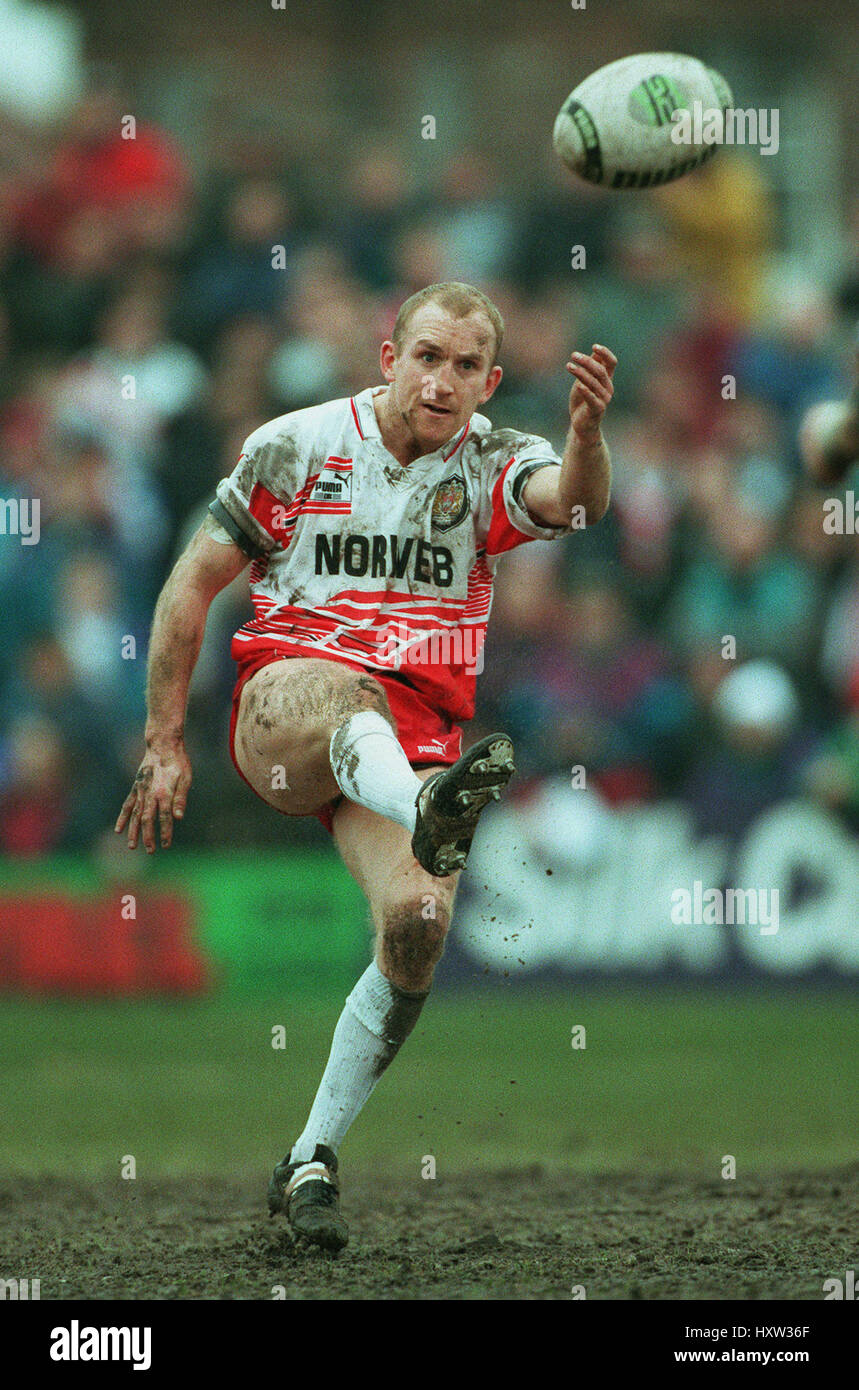 SHAUN EDWARDS WIGAN RLFC 22 March 1995 Stock Photo - Alamy