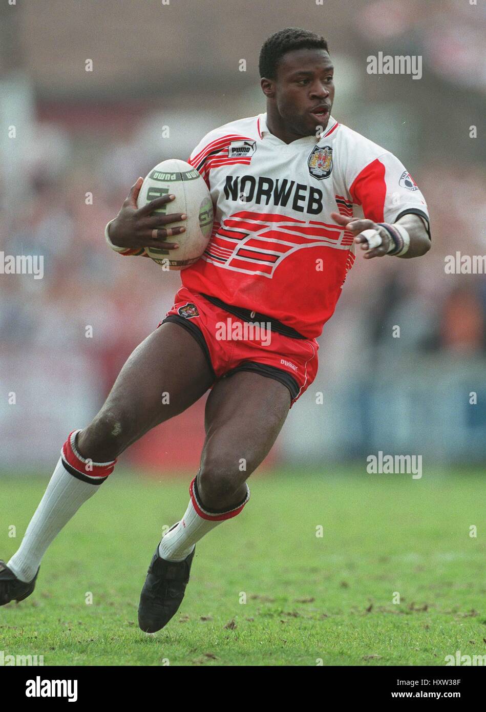 MARTIN OFFIAH WIGAN RLFC 18 April 1995 Stock Photo - Alamy