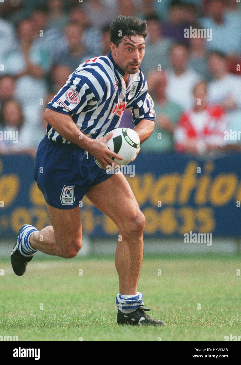 PAUL LOUGHLIN ST. HELENS RLFC 21 August 1995 Stock Photo - Alamy