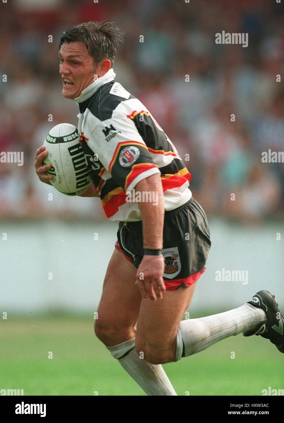 TOMMY HODGKINSON BRADFORD BULLS RLFC 21 August 1995 Stock Photo - Alamy