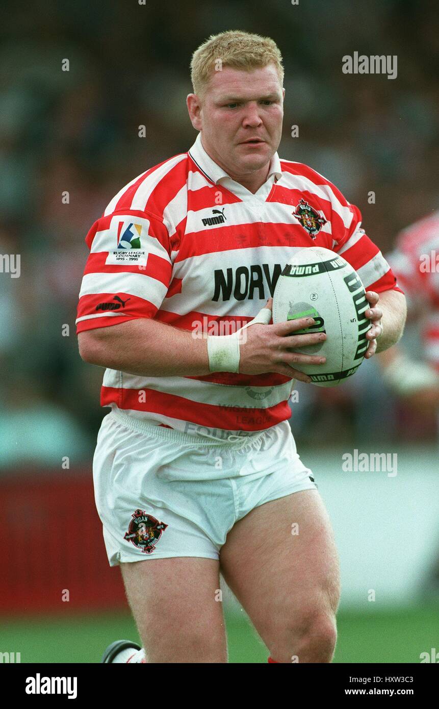 NEIL COWIE WIGAN RLFC 29 August 1995 Stock Photo - Alamy