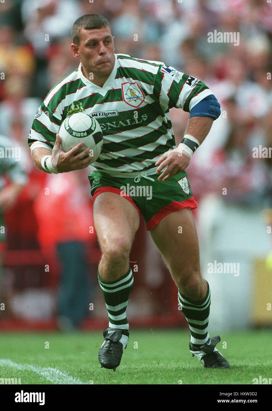 MARK FORSTER WARRINGTON RLFC 04 September 1995 Stock Photo - Alamy