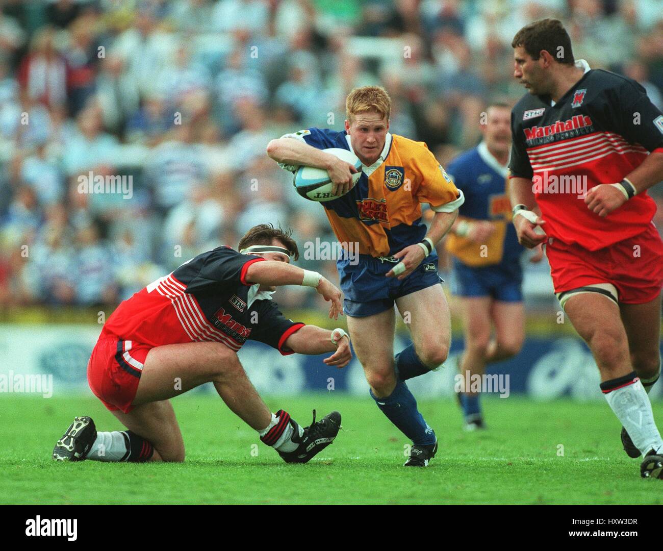 MICK SHAW & CARL GILLESPIE LEEDS V HALIFAX RLFC 11 September 1995 Stock ...