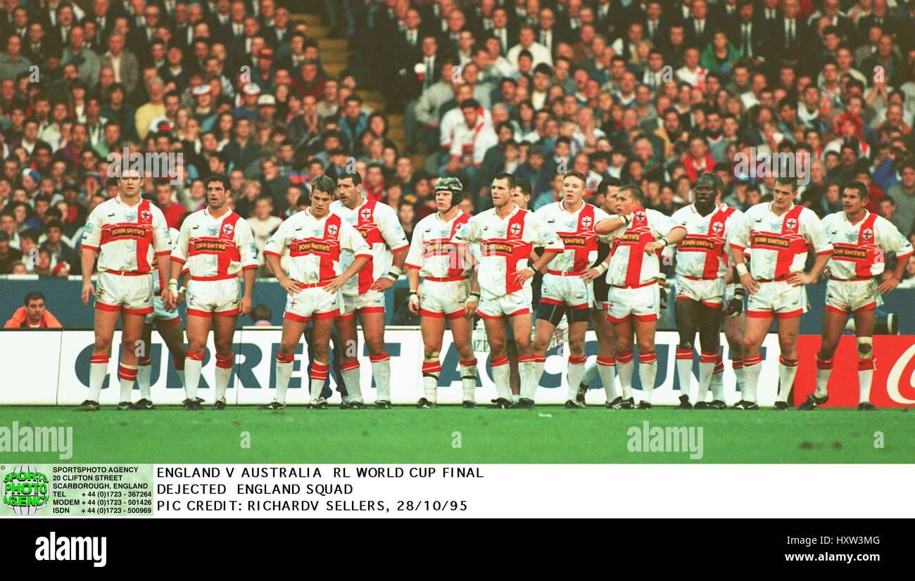 DEJECTED ENGLAND SQUAD ENGLAND V AUSTRALIA 29 October 1995 Stock Photo ...