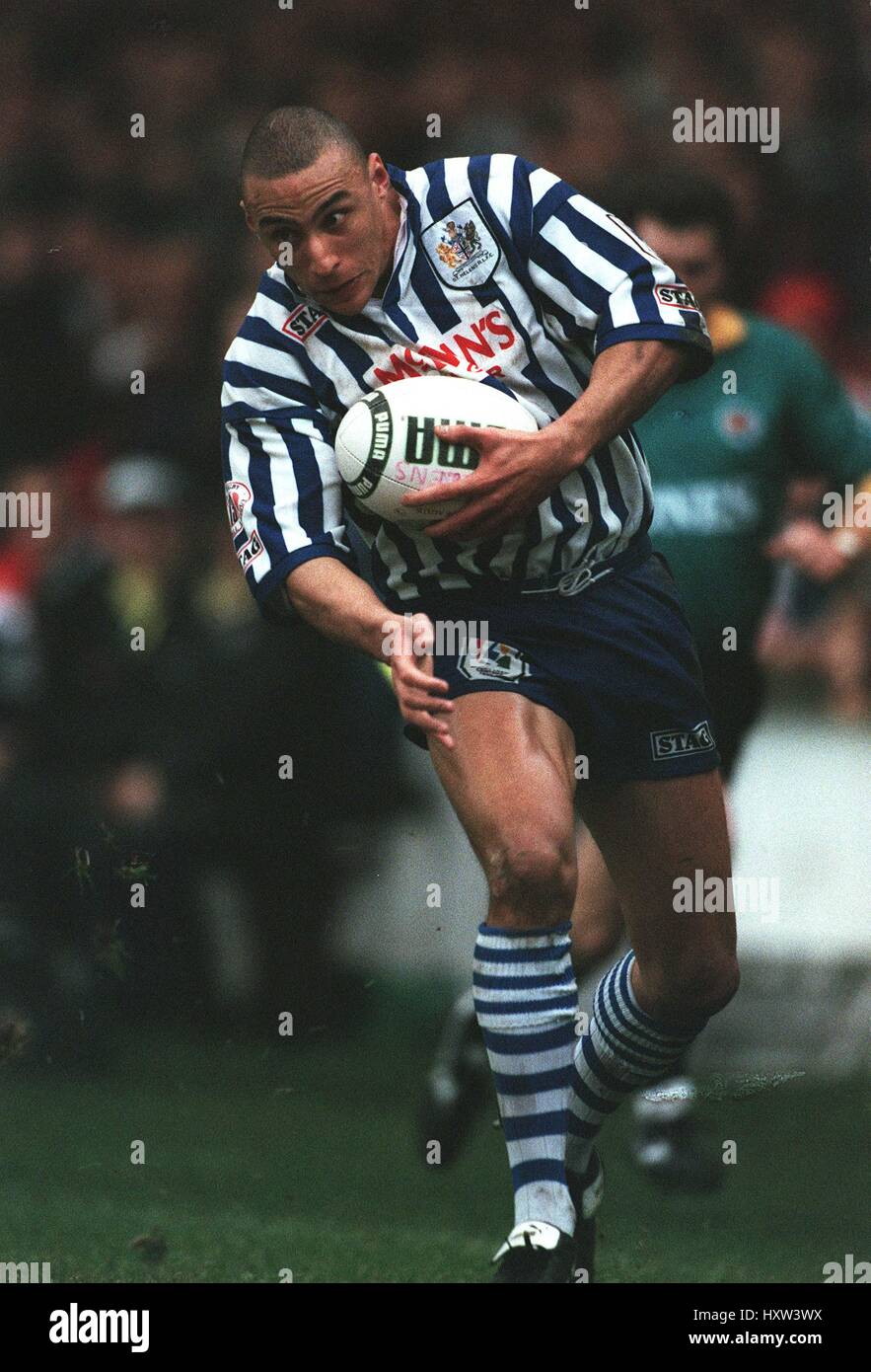 TONY SULLIVAN ST. HELENS RLFC 04 December 1995 Stock Photo - Alamy