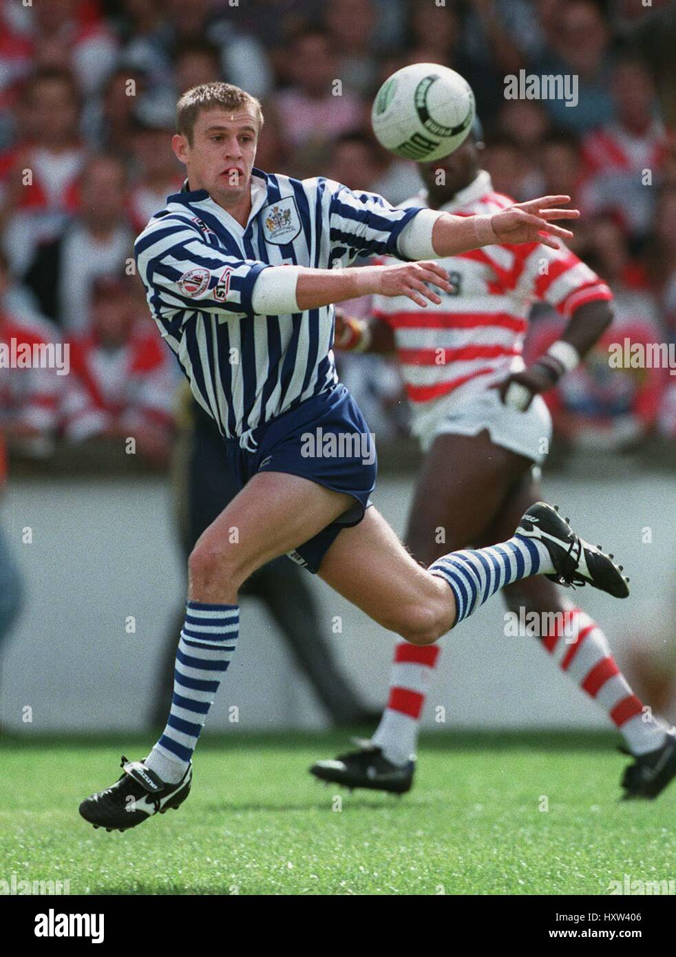 STEVE PRESCOTT ST. HELENS RLFC 07 December 1995 Stock Photo - Alamy