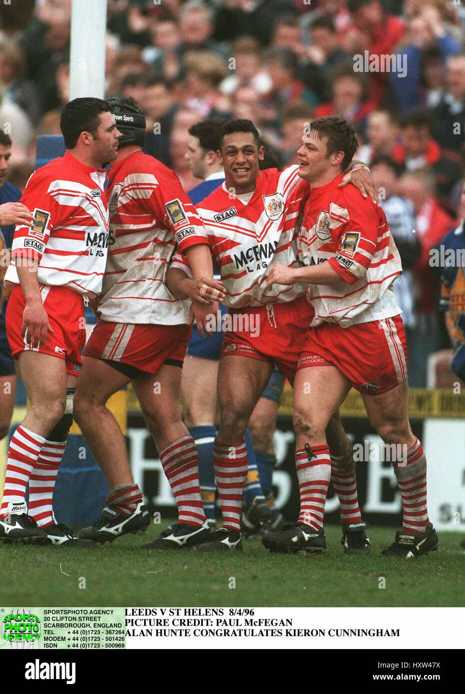 ALAN HUNTE CELEBRATES LEEDS V SAINTS 10 April 1996 Stock Photo - Alamy