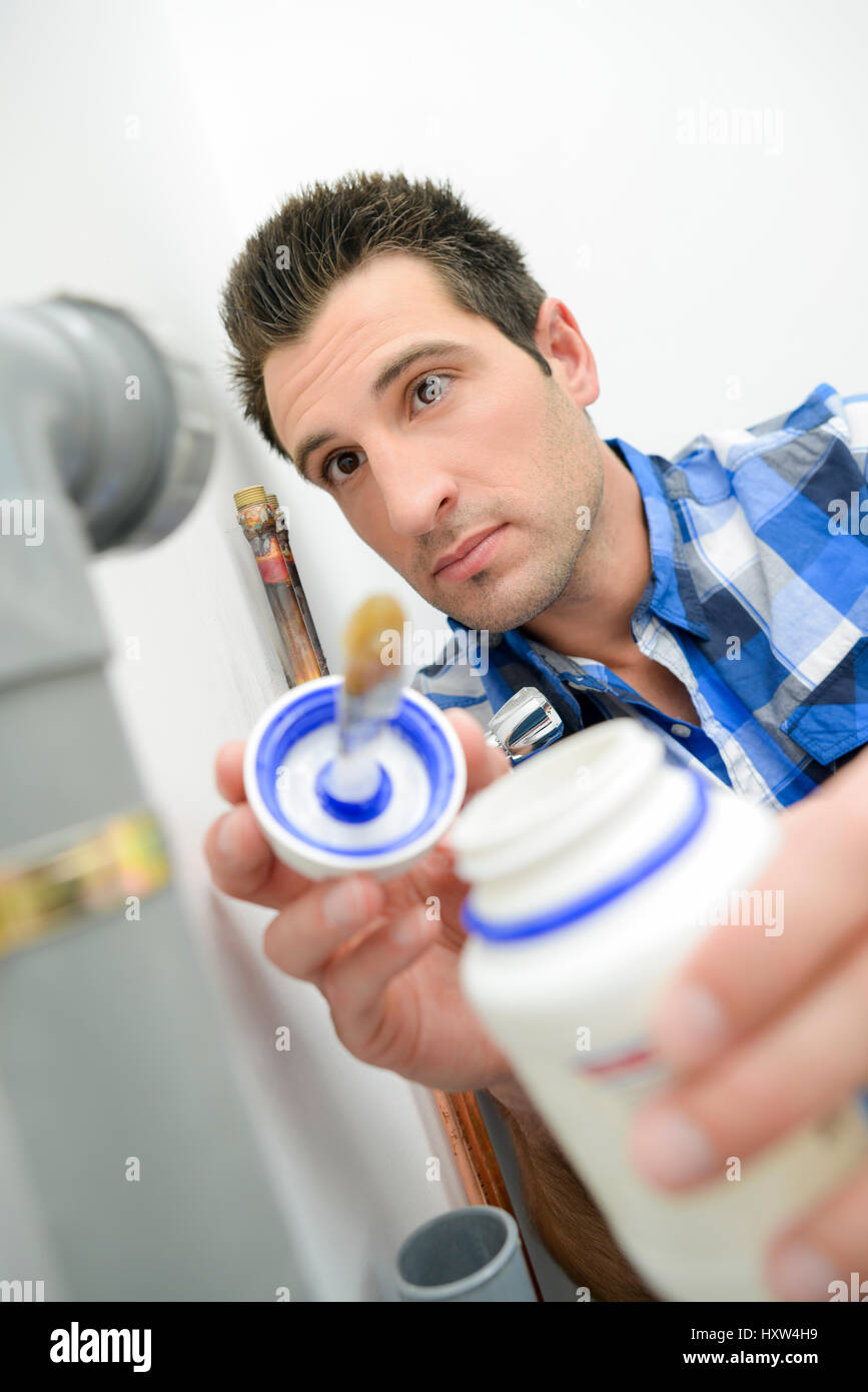 Glue pot hi-res stock photography and images - Alamy