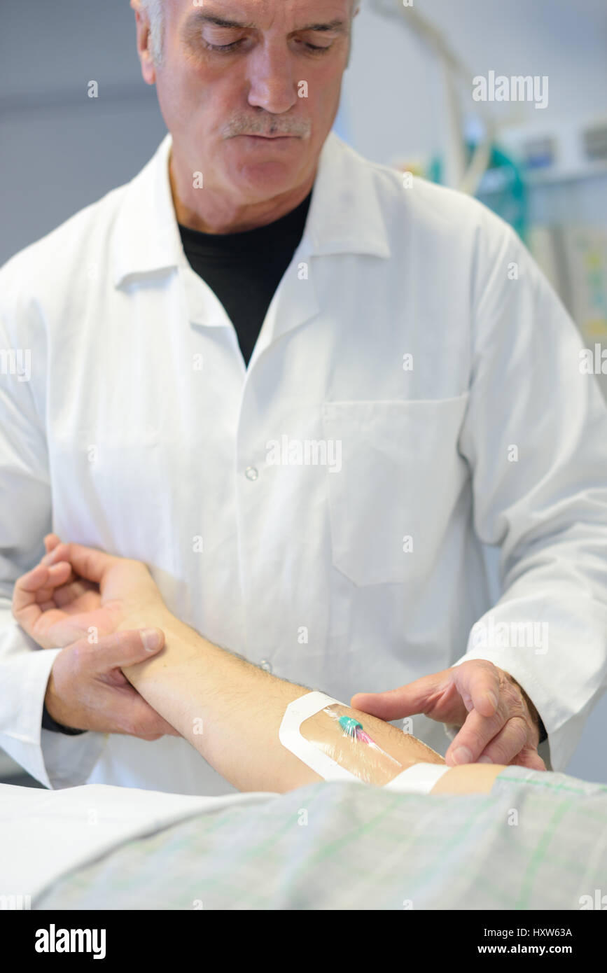 Placement needle hi-res stock photography and images - Alamy