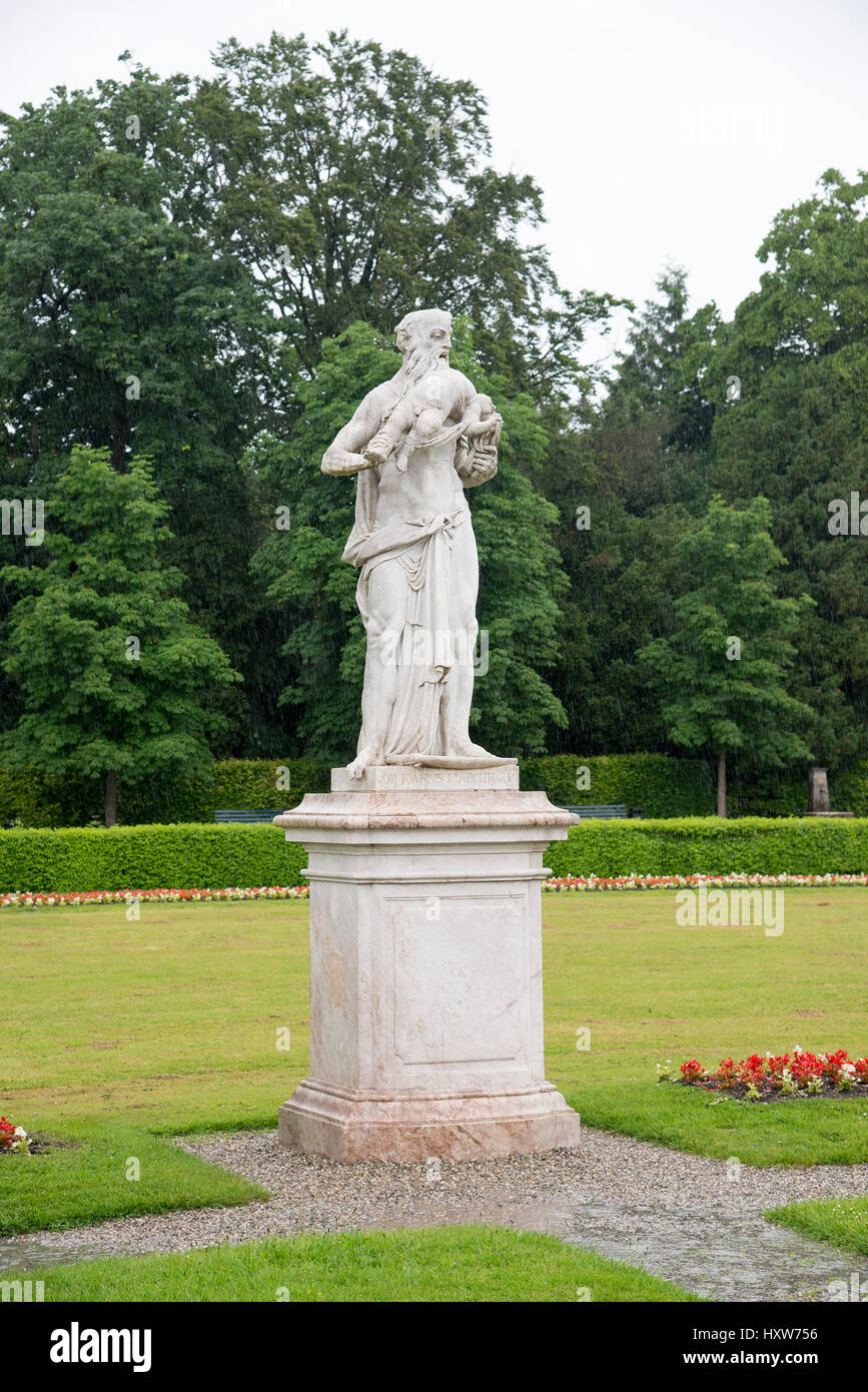 Statue of saturn hi-res stock photography and images - Alamy