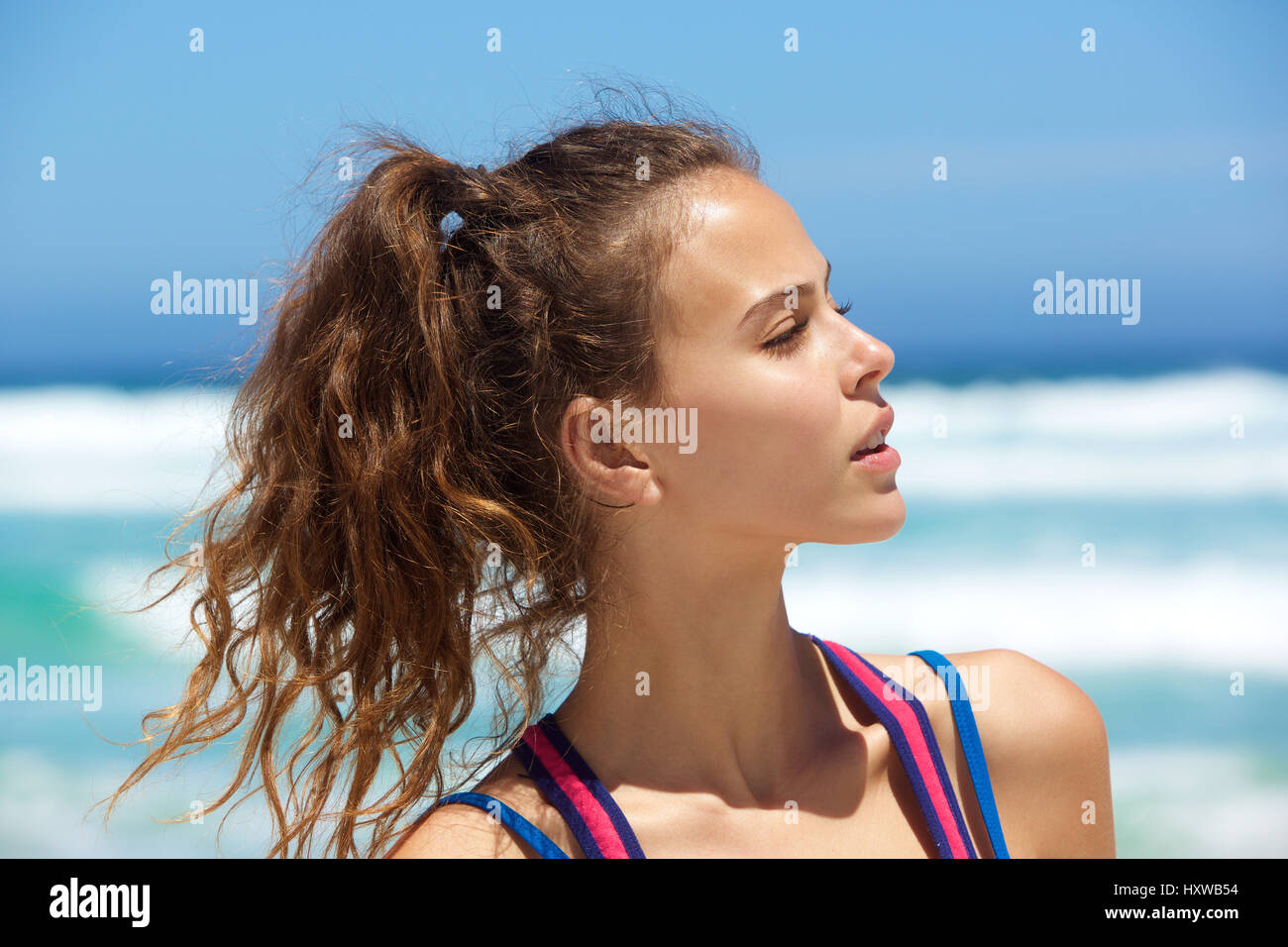 Side profile female fashion model hi-res stock photography and images ...