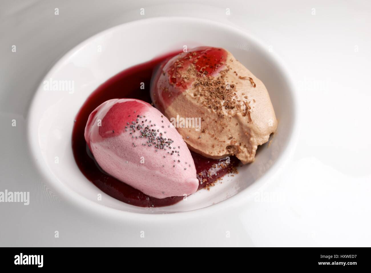 closeup of a chocolate and strawberry ice cream Stock Photo - Alamy