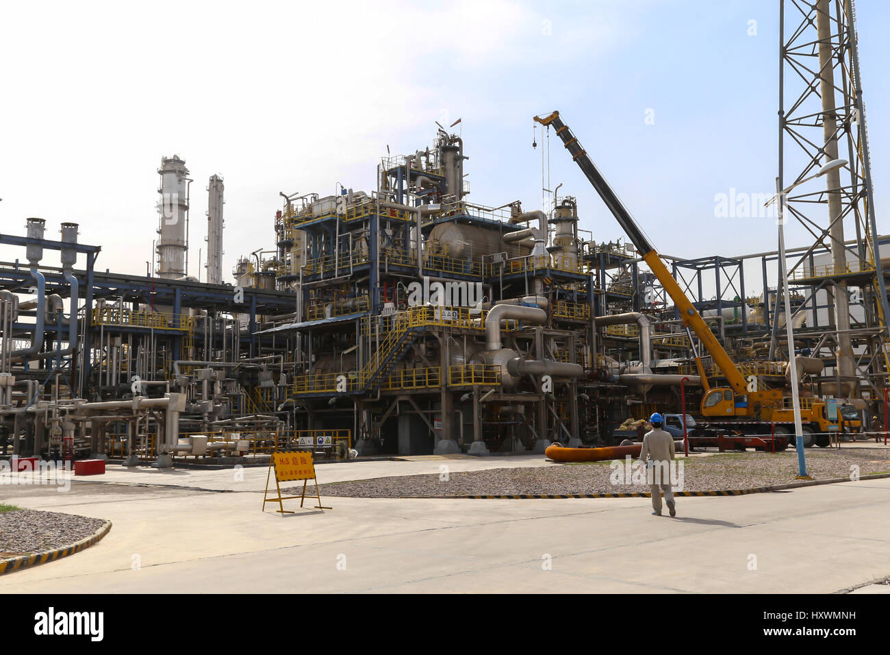 Petrochemical refinery china worker hi-res stock photography and images ...