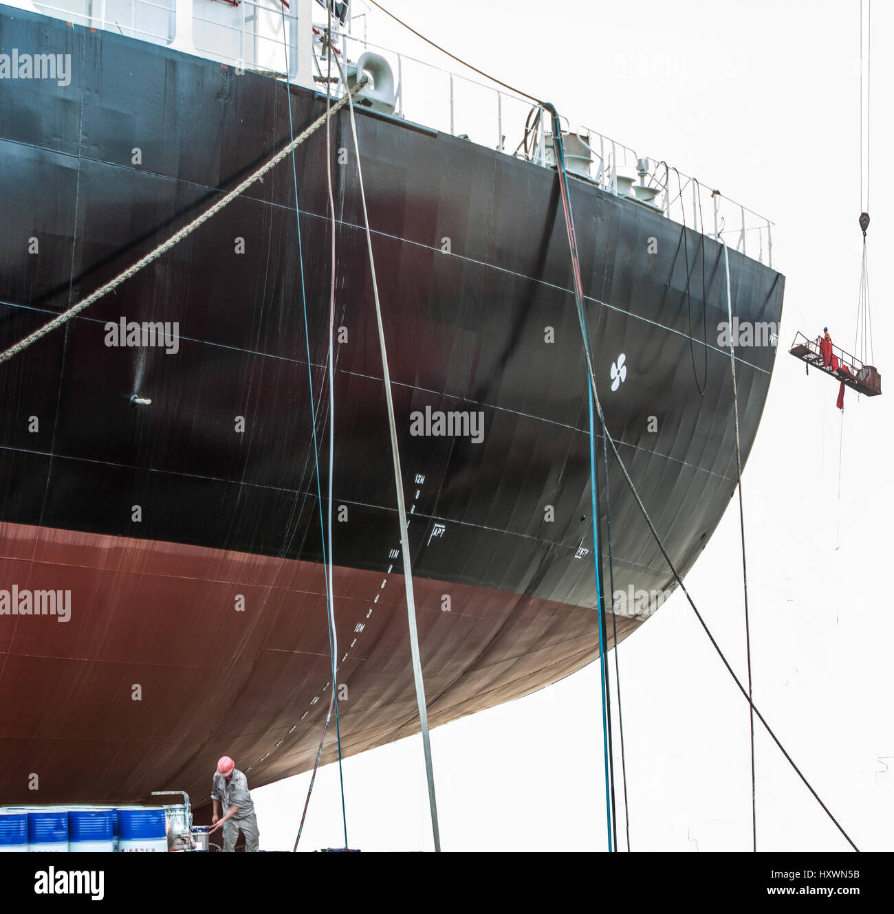 Shipyard welding china hi-res stock photography and images - Alamy