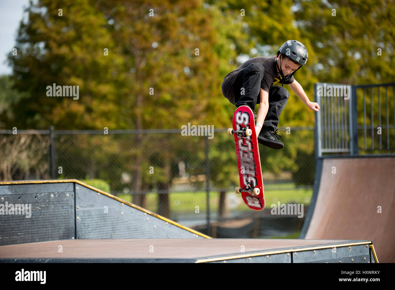 Boy Jumping Skateboarding High Resolution Stock Photography and Images ...