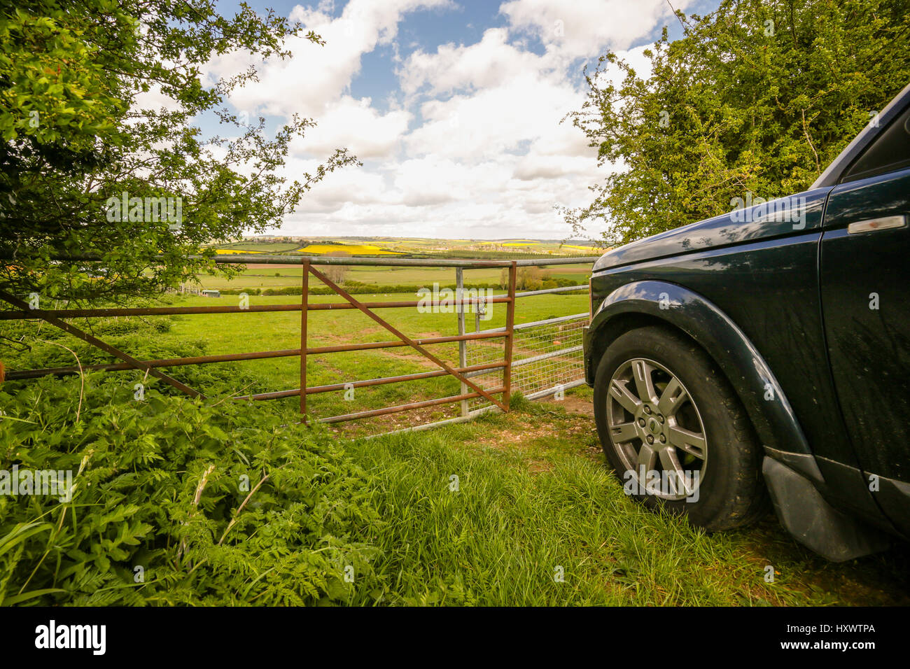 5 barred gate hi-res stock photography and images - Alamy