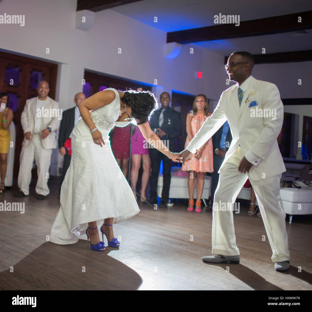 Brides dance hi-res stock photography and images - Alamy