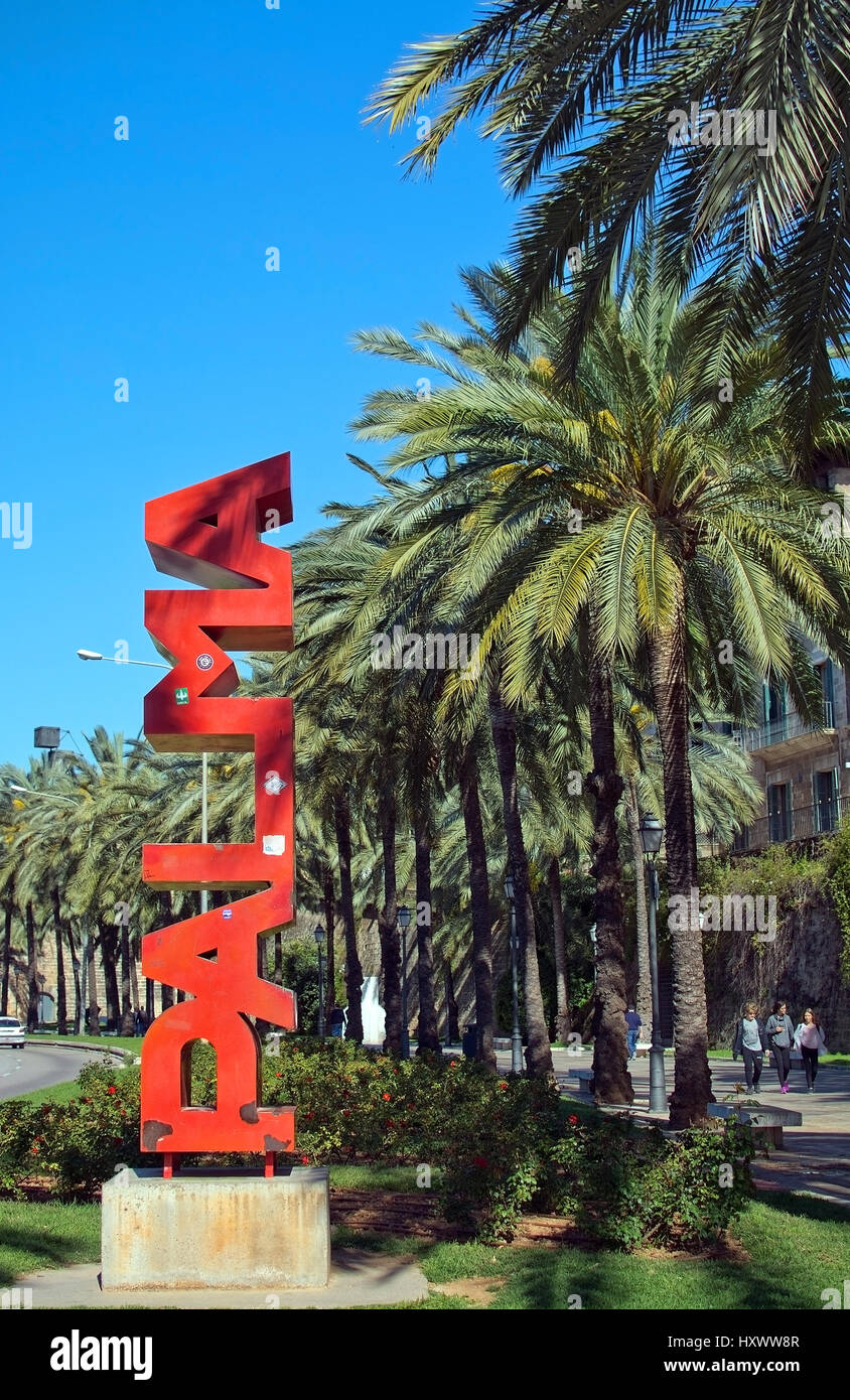 Palma red sculpture hi-res stock photography and images - Alamy