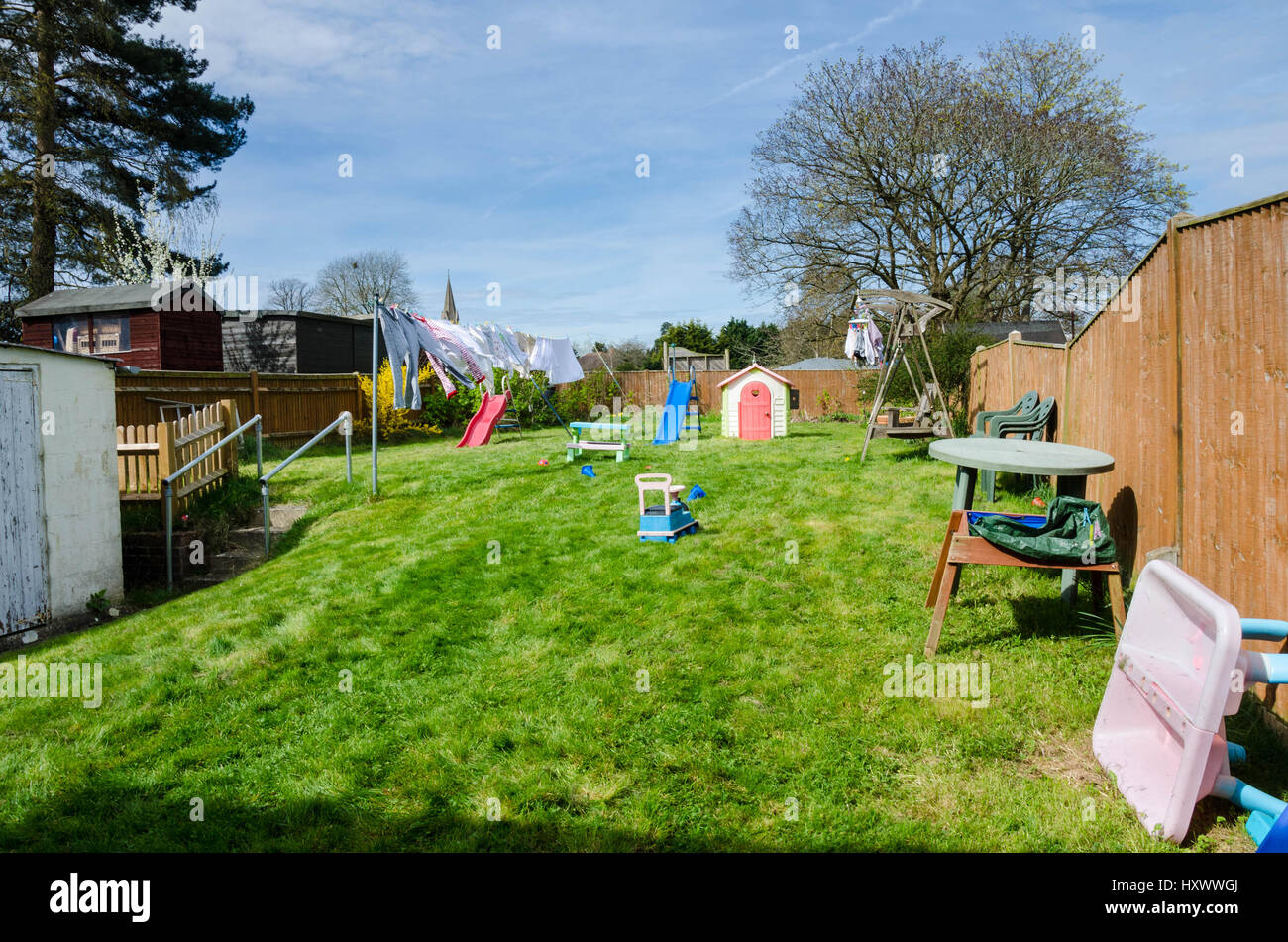 Back of garden hi-res stock photography and images - Alamy
