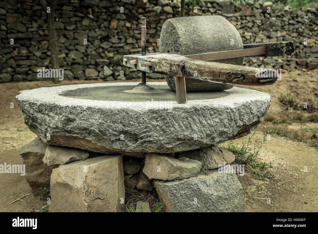 Millstone china hi-res stock photography and images - Alamy