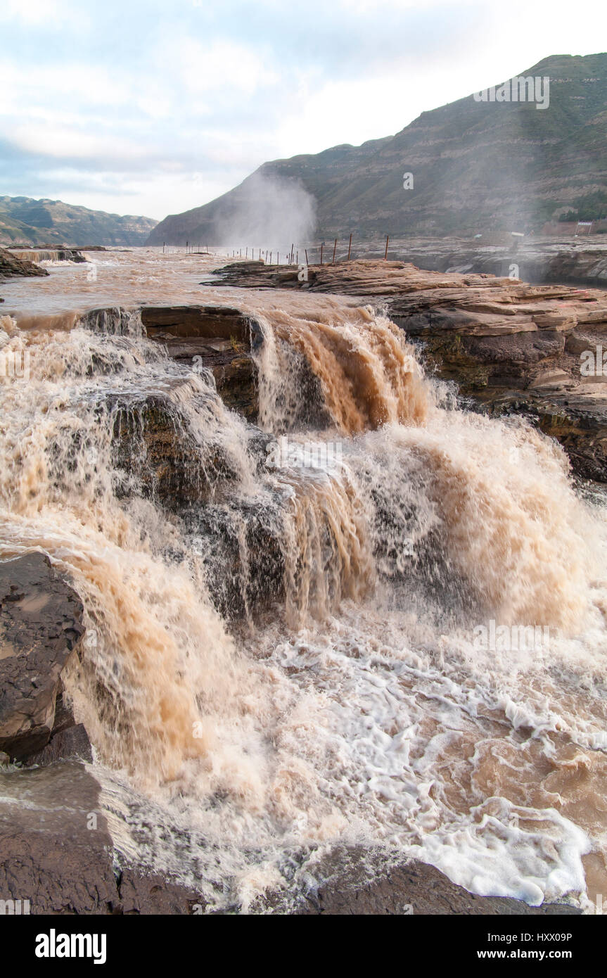 Hukou Falls of the Yellow River. The Hukou Waterfall, the largest ...