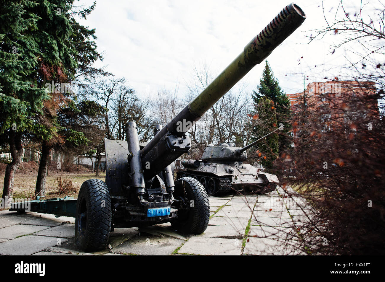 Old vintage military howitzer at city pedestal Stock Photo - Alamy
