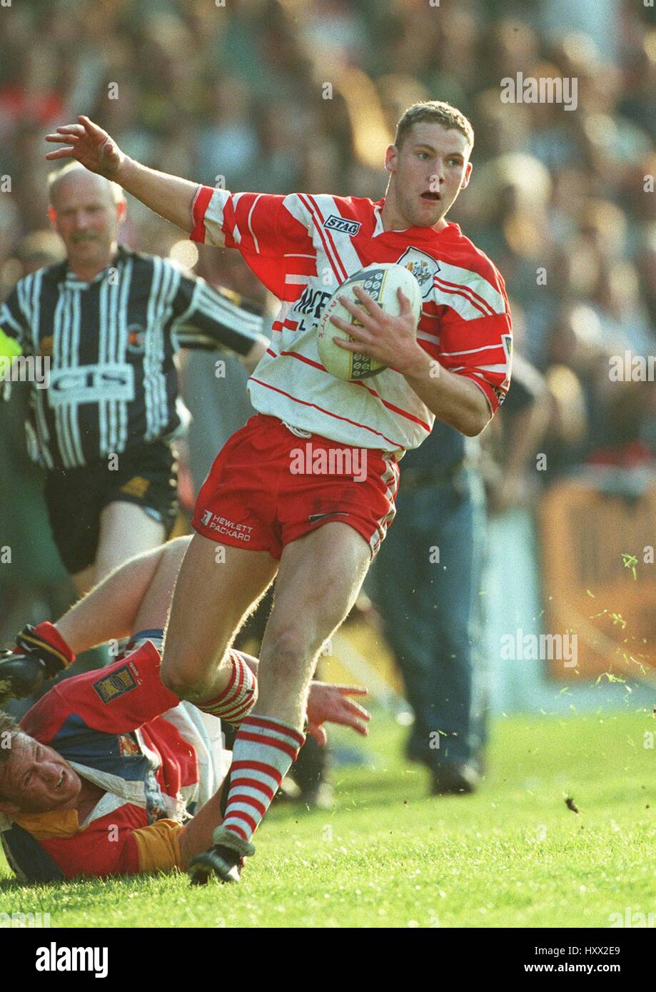 DANNY ARNOLD ST. HELENS RLFC 13 May 1996 Stock Photo - Alamy