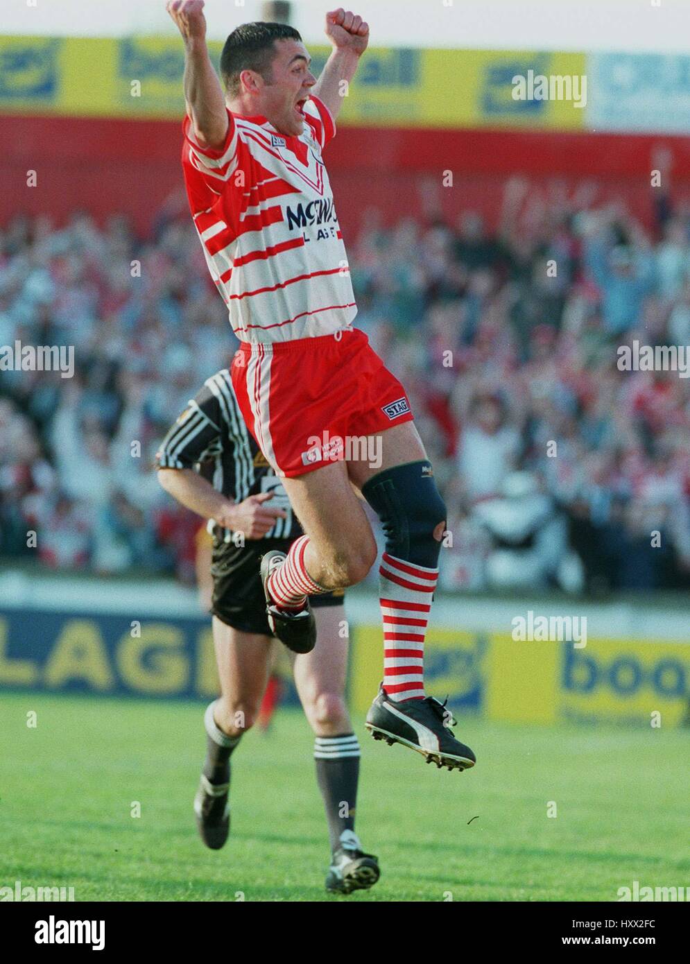 TOMMY MARTYN ST. HELENS V LONDON BRONCOS 13 May 1996 Stock Photo - Alamy