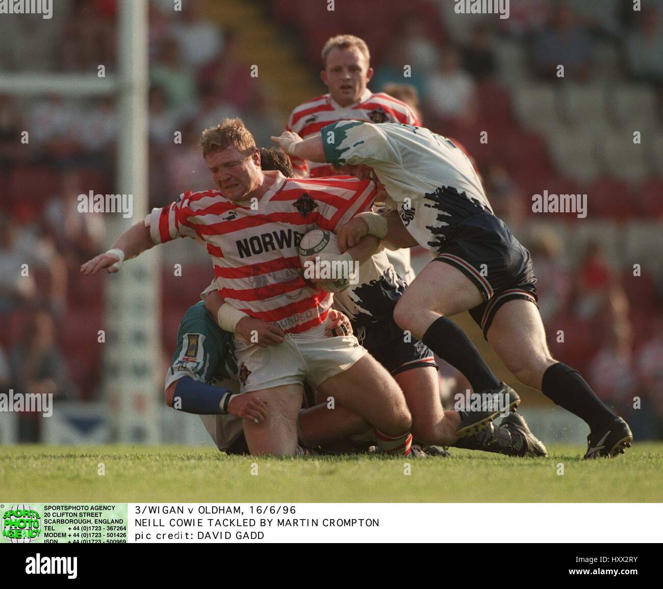 NEIL COWIE & MARTIN CROMPTON WIGAN V OLDHAM RL 16 June 1996 Stock Photo ...
