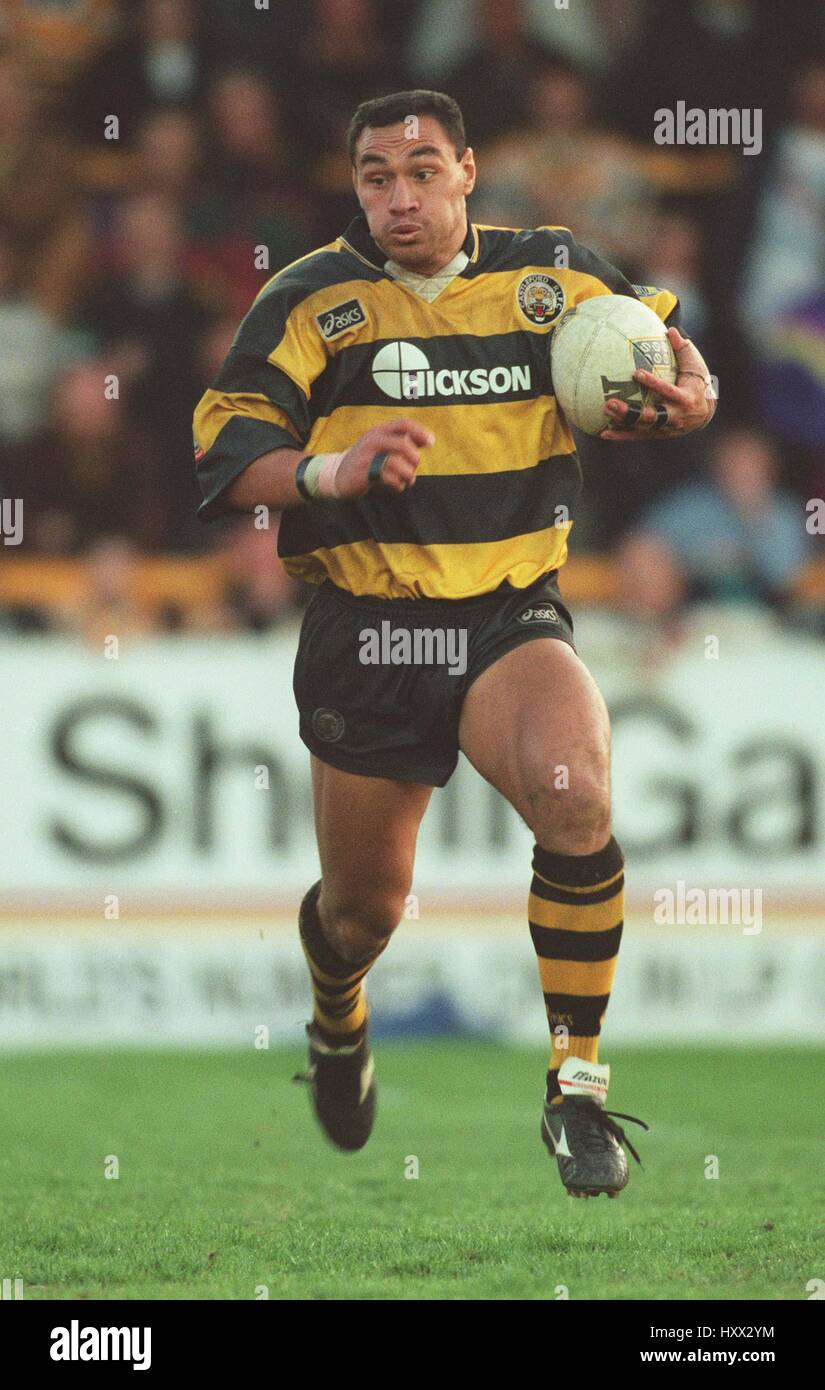 JUNIOR PARAMORE CASTLEFORD TIGERS RLFC 22 August 1996 Stock Photo - Alamy