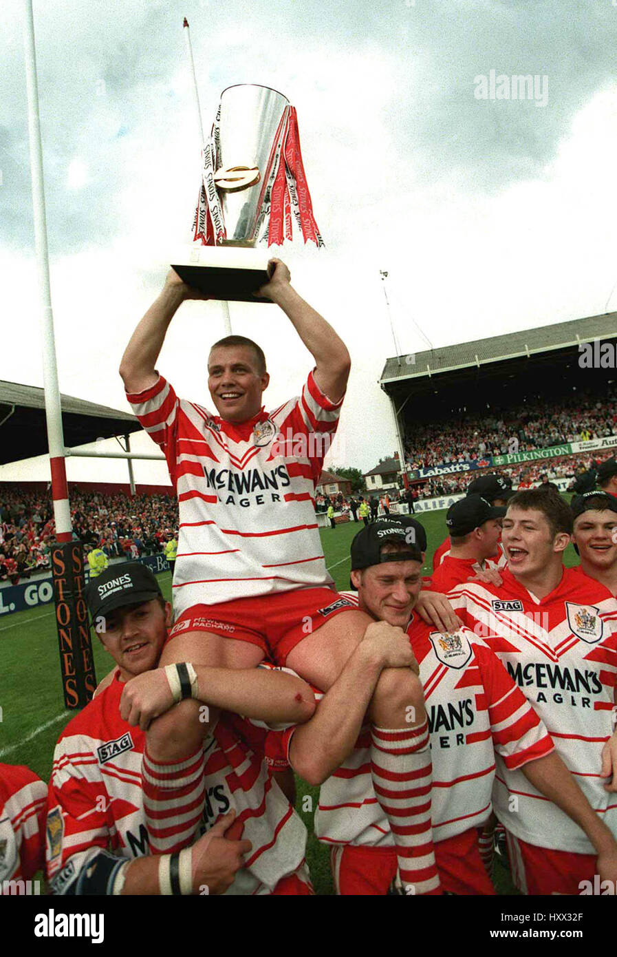 St helens rugby team hi-res stock photography and images - Alamy