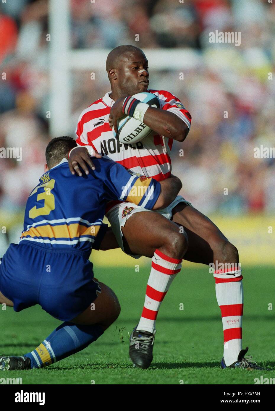 KEVIN IRO & MARTIN OFFIAH LEEDS V WIGAN RL 03 June 1996 Stock Photo - Alamy