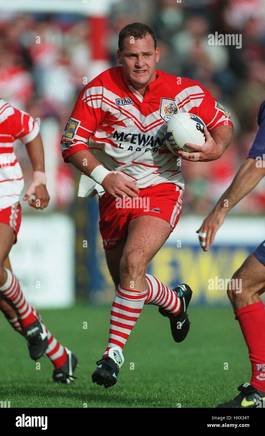 DEREK MCVEY ST. HELENS RLFC 03 June 1996 Stock Photo - Alamy