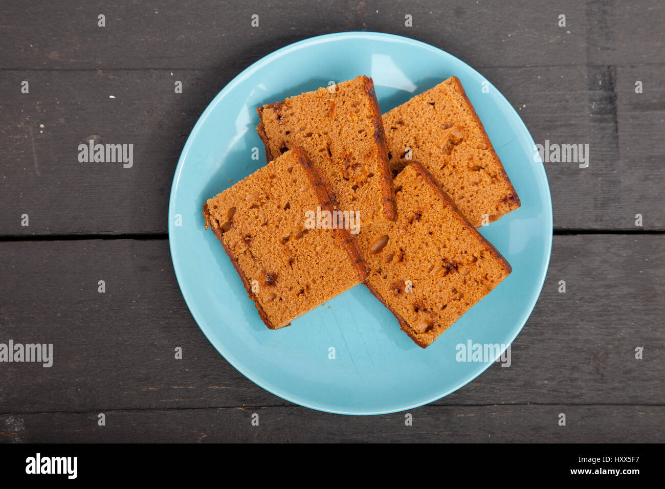 Traditional Dutch cake Ontbijtkoek on wooden background Stock Photo - Alamy