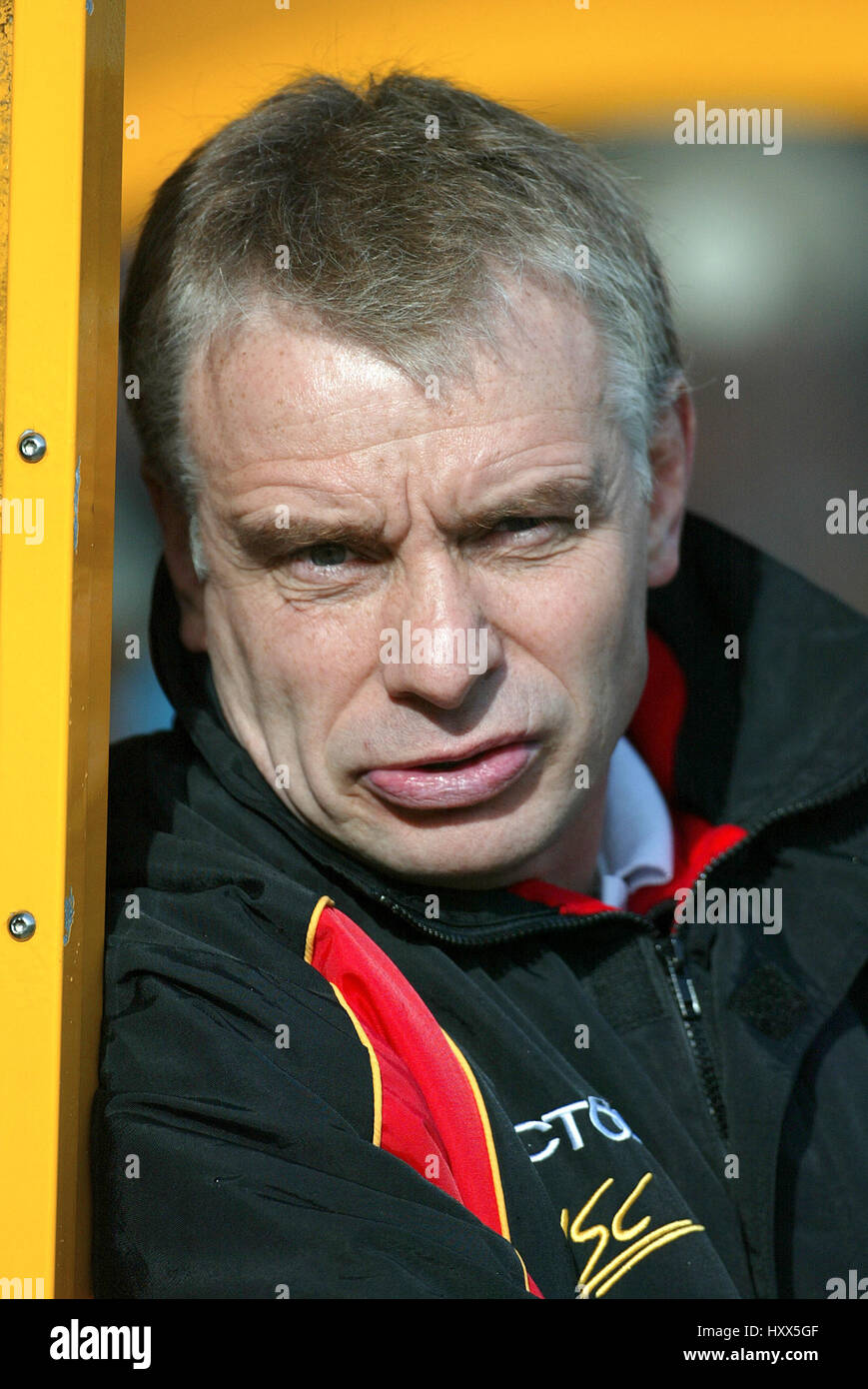 BRIAN NOBLE BRADFORD BULLS COACH. MCALPINE STADIUM HUDDERSFIELD ENGLAND ...