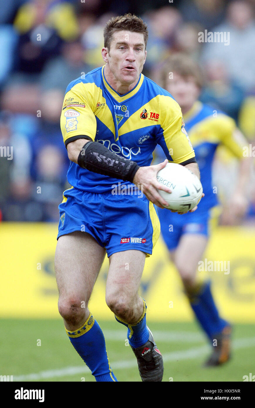 NATHAN WOOD WARRINGTON WOLVES RLFC WIDNES 26 April 2004 Stock Photo - Alamy