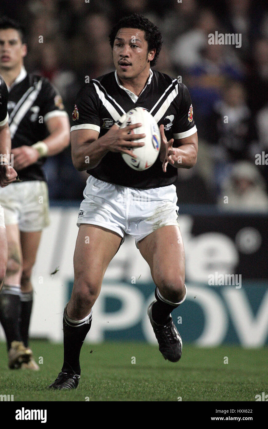 CLINTON TOOPI NEW ZEALAND RL MCALPINE STADIUM HUDDERSFIELD ENGLAND 06 ...