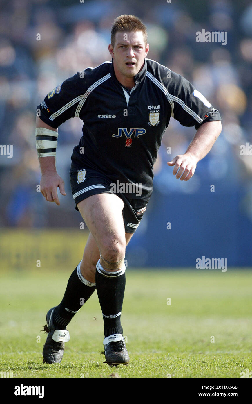 SCOTT LOGAN HULL FC HEADINGLEY LEEDS 16 March 2003 Stock Photo - Alamy