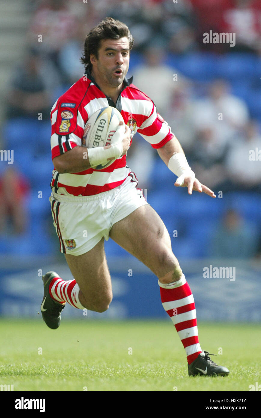 BRIAN CARNEY WIGAN WARRIORS RLFC JJB STADIUM WIGAN 18 April 2003 Stock ...