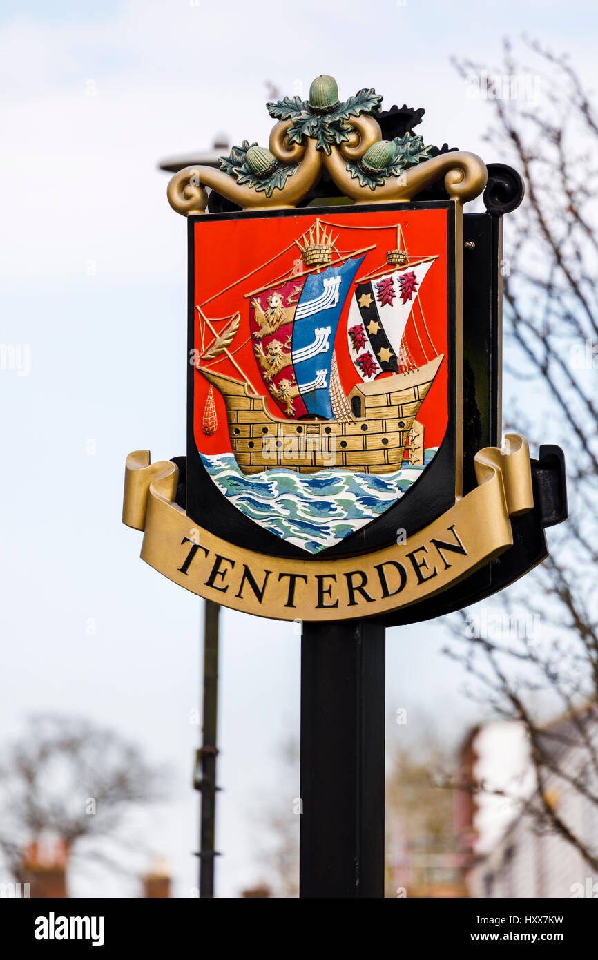 Historic english crest hi-res stock photography and images - Alamy