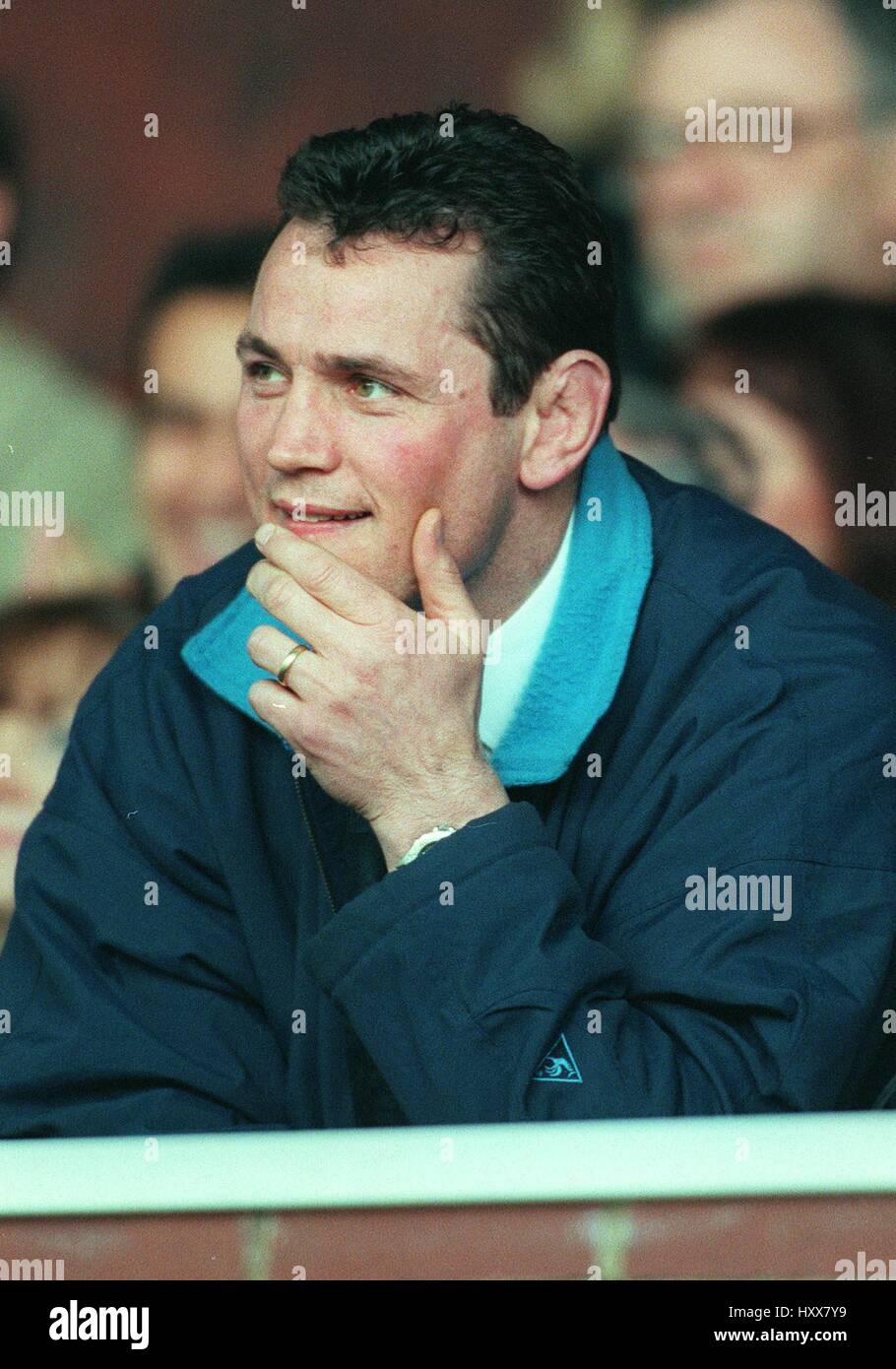 Great britain rugby league coach hi-res stock photography and images ...