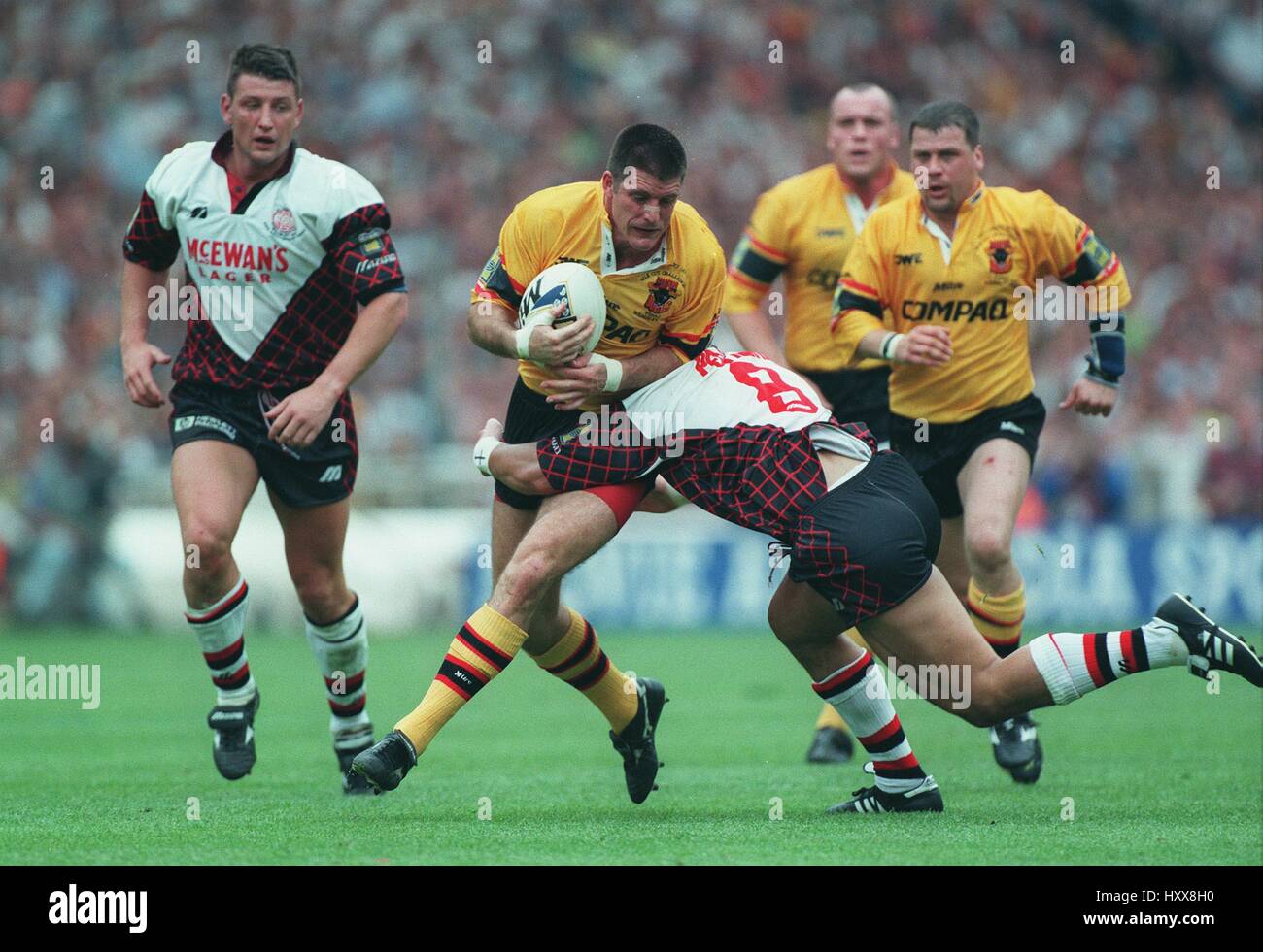 GRAEME BRADLEY & PERELINI BRADFORD BULLS V ST.HELENS 03 May 1997 Stock ...