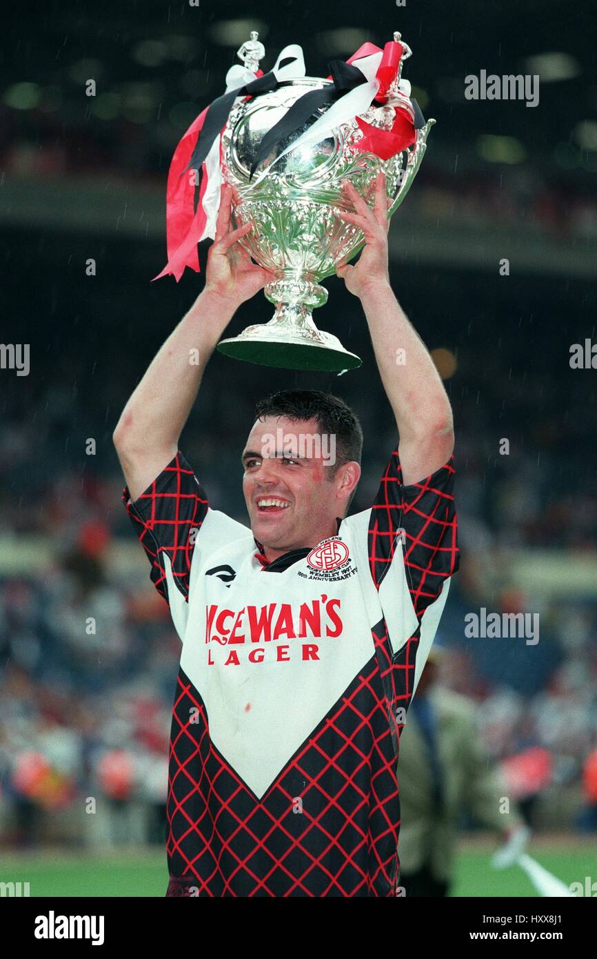 Tommy martyn hi-res stock photography and images - Alamy